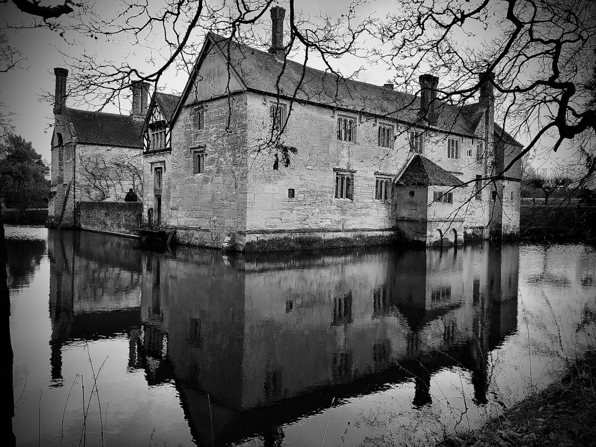 Baddesley Clinton Hall: The Deployment of Apotropaics in an Elite ...